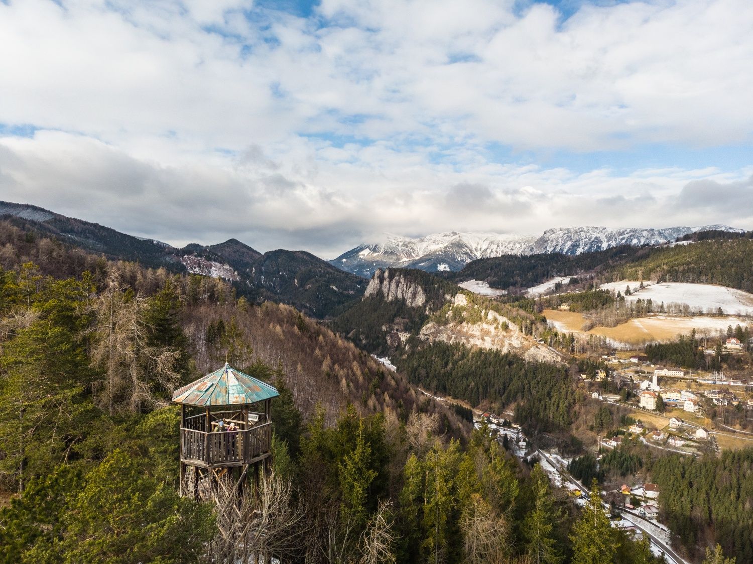 Wandern im Winter von Semmering Passhöhe zum 20-Schilling-Blick ...